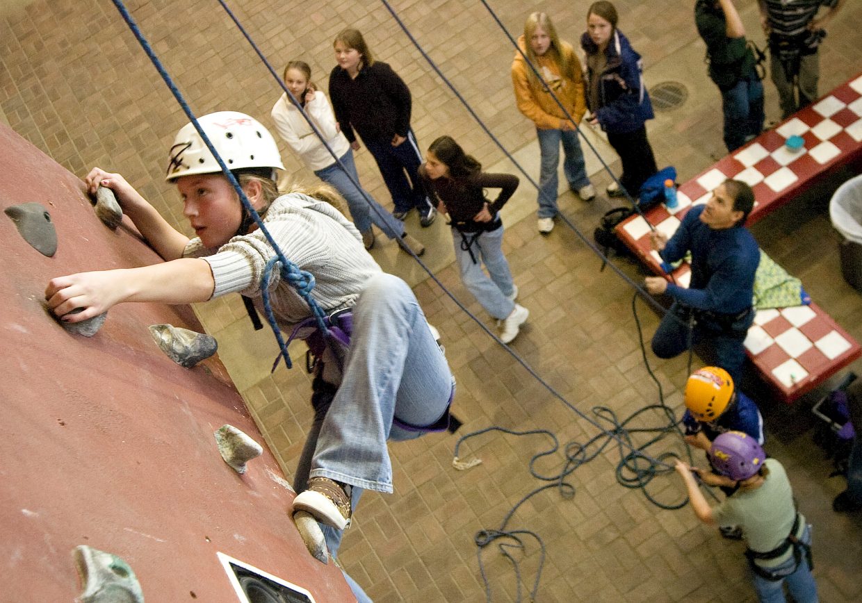 Middle school teachers organize drive to overhaul indoor climbing ...